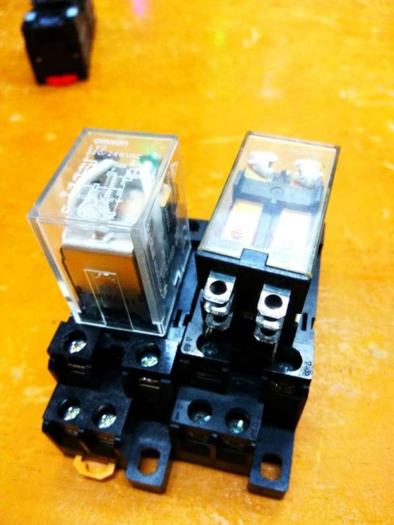 Promo RELAY OMRON LY2/220VAC ORIGINAL + SOCKET ORIGINAL Diskon 33% di ...
