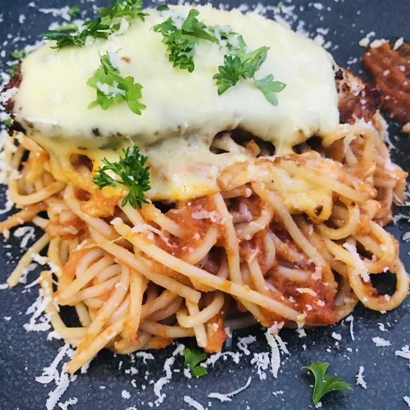 Jual Chicken Parmiggiana with Garlic Bread di Seller PASTA & WRAPS ...