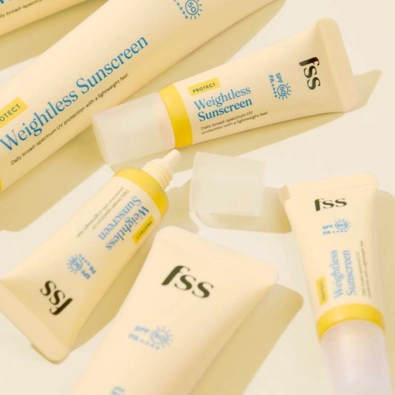 Jual Fss Weightless Sunscreen Spf 50 Pa ++++ - 50ml Di Seller Paras Ayu ...