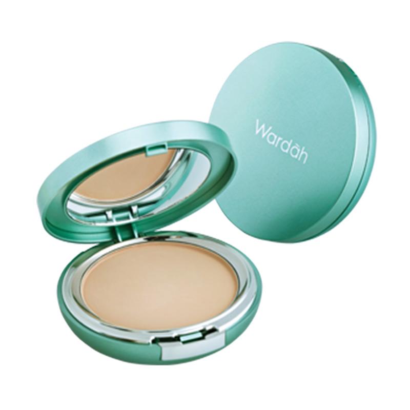 Jual Wardah Exclusive Two Way Cake Natural - Green di Seller ULY SHOP ...