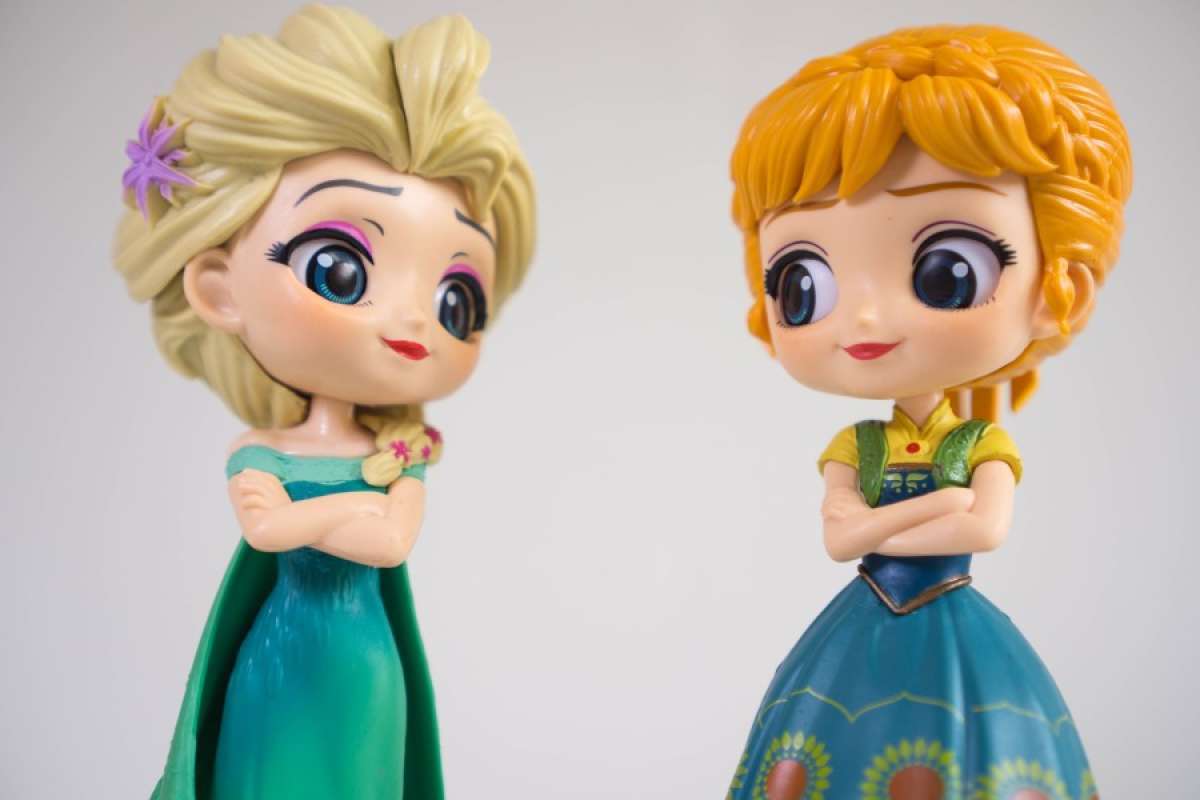 Jual Figure Qposket Elsa Anna Spring Style Disney Princess Topper Kue ...