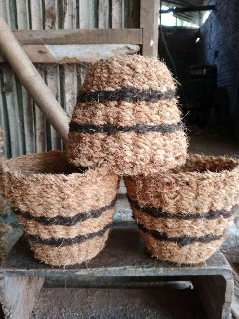 Jual POT BUNGA ANYAMAN DARI SABUT KELAPA 28cm di Seller tunas muda ...
