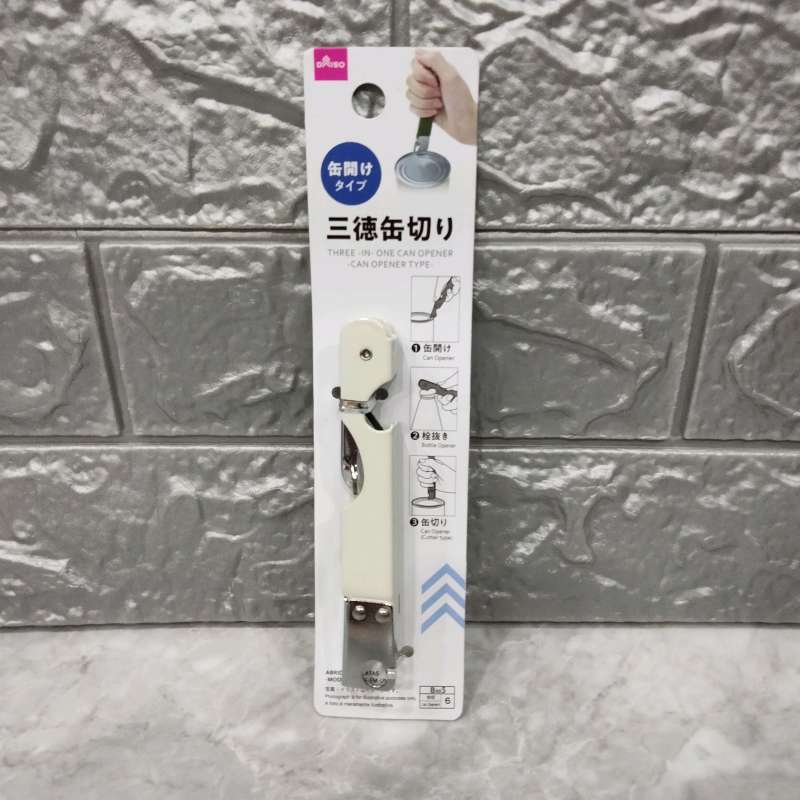 Jual Daiso Japan Pembuka kaleng Three In One Can Opener Cutter Type di ...