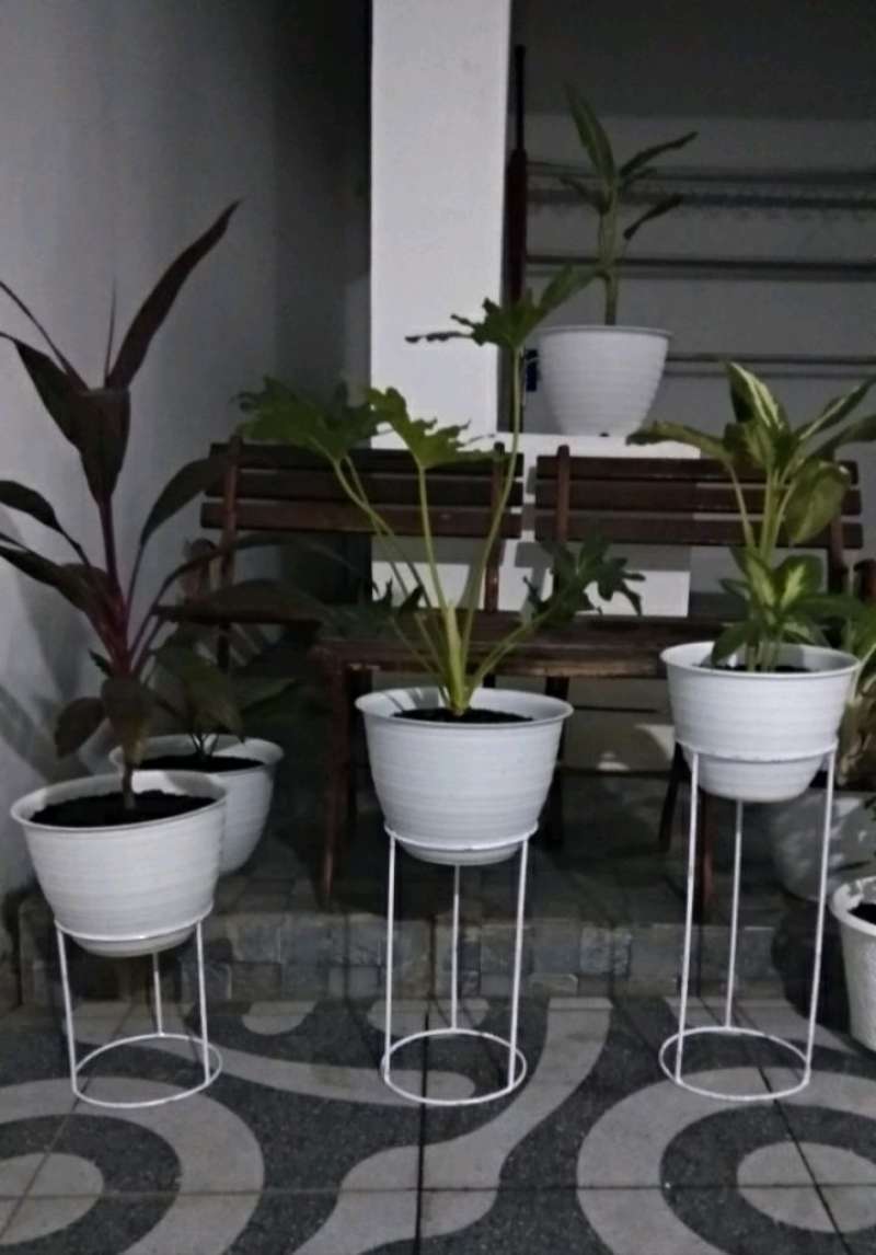 Promo STANDING RAK POT BUNGA BESI ISI 3/ STANDING POT BUNGA CANTIK ...