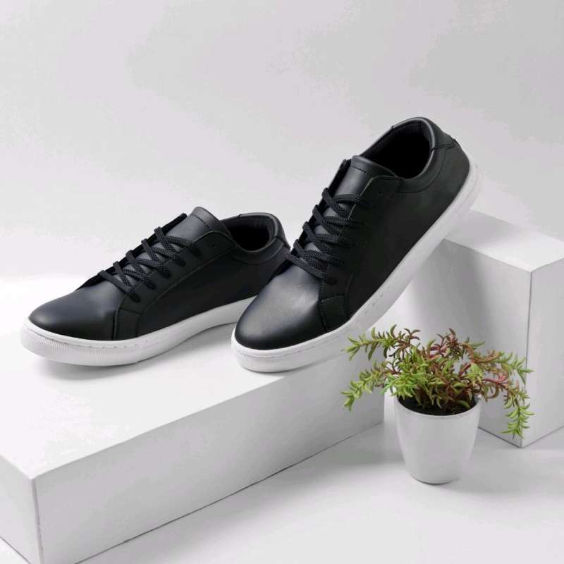 Jual Sneakers Casual | Sepatu Kets | Sepatu Premium | Sepatu Lokal ...