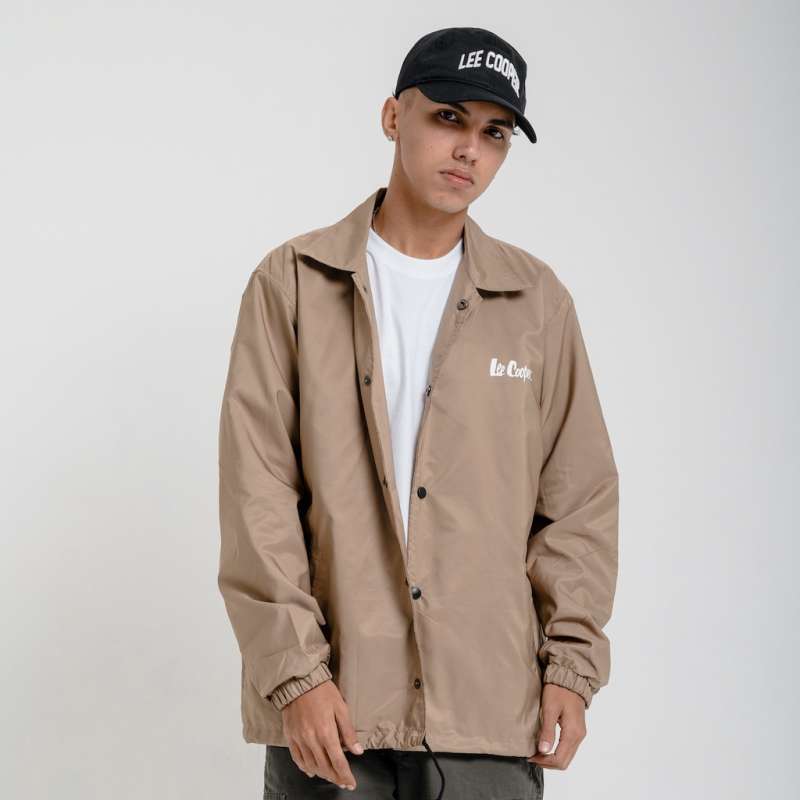 15 Rekomendasi Jaket Coach Pria yang Oke untuk Hangout dan Mengendarai ...