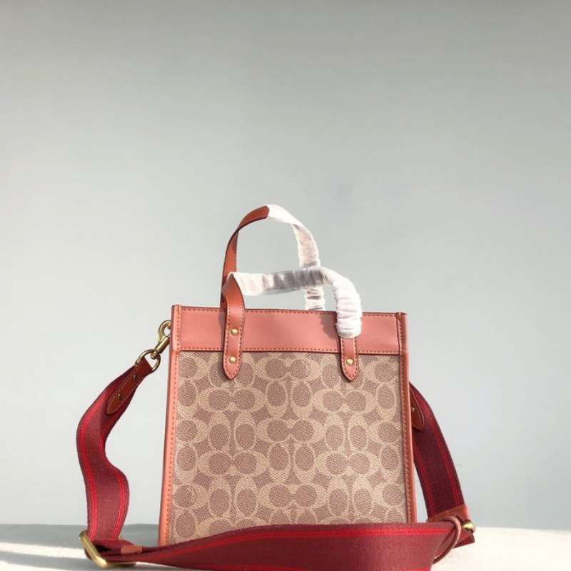Promo Tas COACH Field Tote 22 In Signature Horse Carriage Diskon 28% di ...