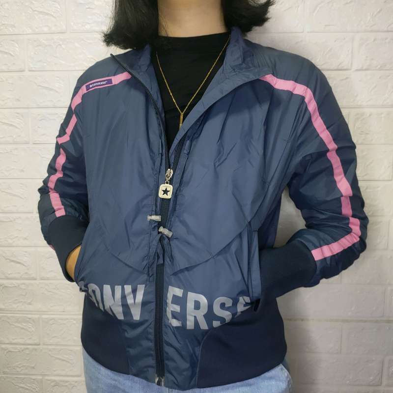 Jual Jaket Thrift Vintage Converse Wanita di Seller DryHope - Maleber ...