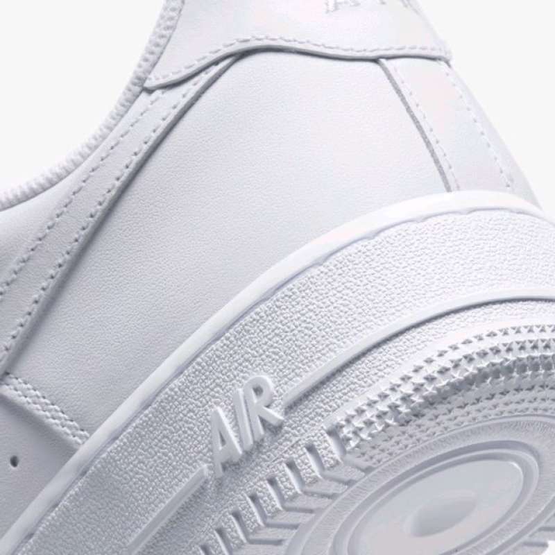 Jual Nike Men Air Force 1 '07 Triple White Original 100% Bnib Resmi ...