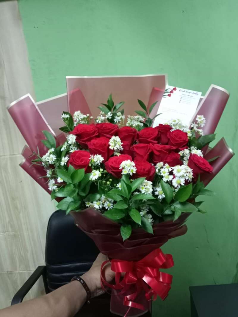 Jual Buket Mawar Merah - Hand Bouquet - Red Rose Bouquet - Buket Lamaran Di Seller ...