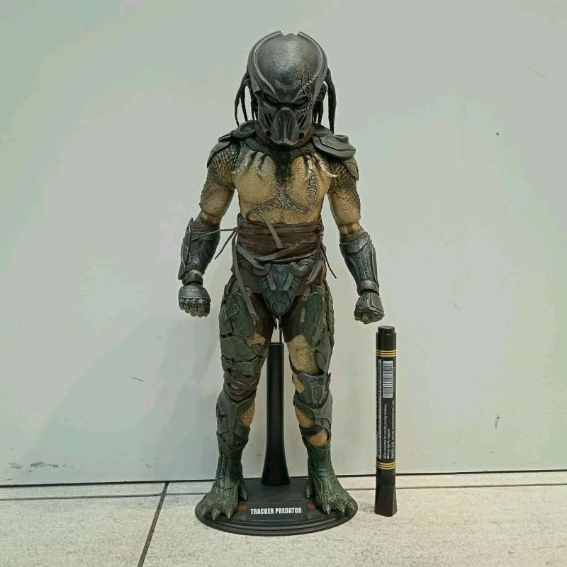 Tracker Predator Hot Toys