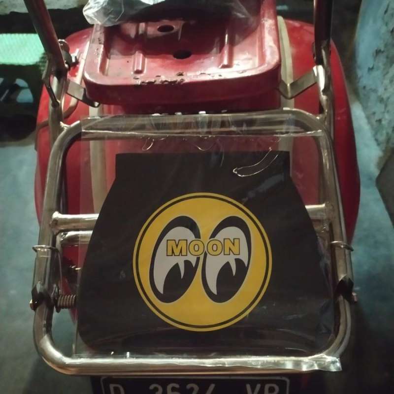Jual Mudflap Kepet Air Vespa Moon Eye Replika di Seller Vespashop_id ...