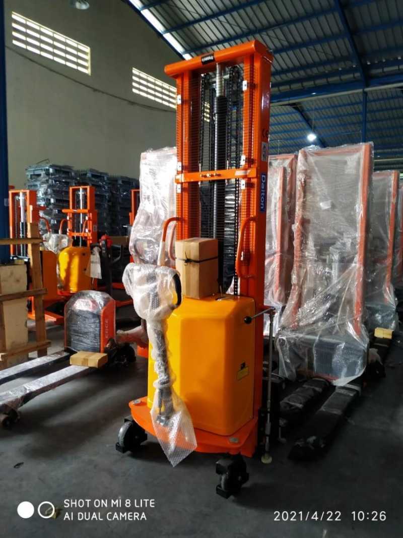 Harga Stacker Listrik 💯 Terbaru, Spesifikasi, & Kredit April 2026