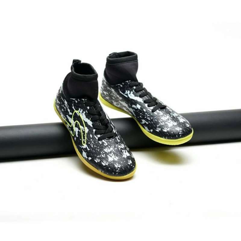Jual SEPATU FUTSAL DEWASA SPECS BARRICADA ULTIMA HIGH HITAM STABILO ...
