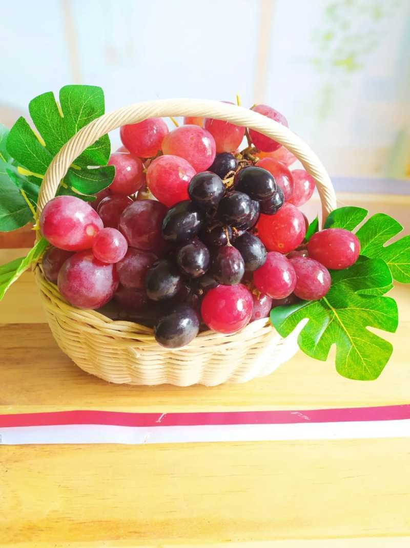Promo PARCEL PEKANBARU Parcel Buah Anggur Red Globe And Black Seedless ...