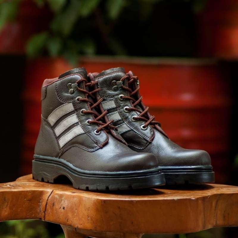 Jual Sepatu Adidas safety Kulit asli ujung besi warna hitam & coklat ...