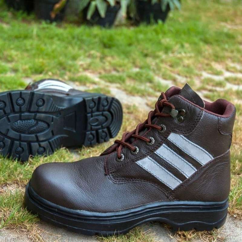 Jual Sepatu Adidas safety Kulit asli ujung besi warna hitam & coklat ...
