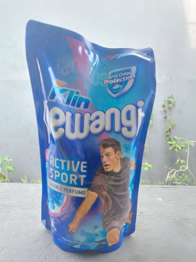 Jual Soklin Pewangi Active Sport 800ml ( pouch) di Seller Warung ...