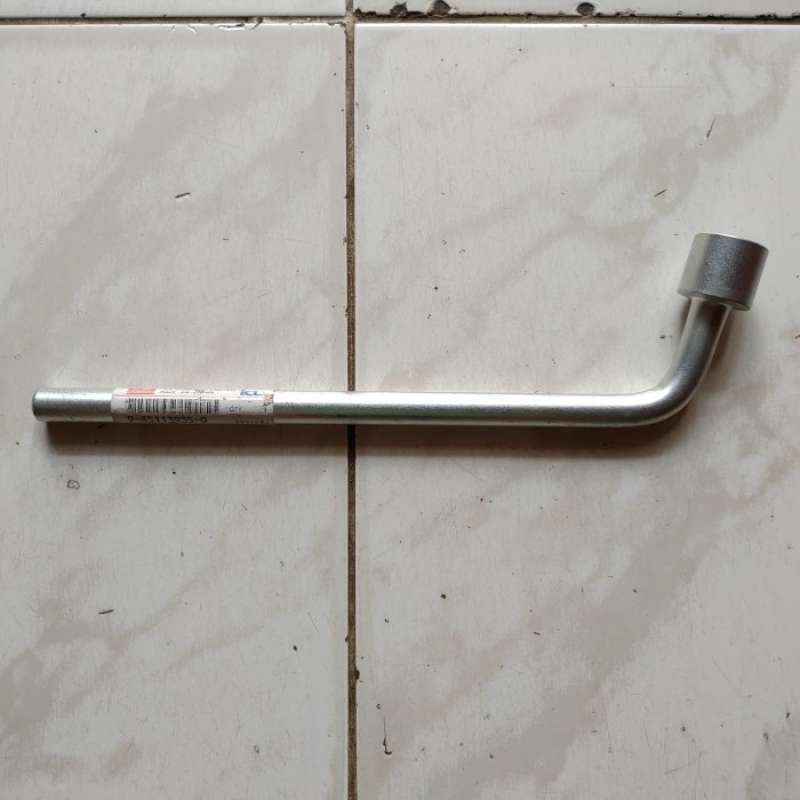 Promo Kunci Roda Isuzu Elf NHR NKR NLR 55 Engkel - Multicolor Diskon 23 ...