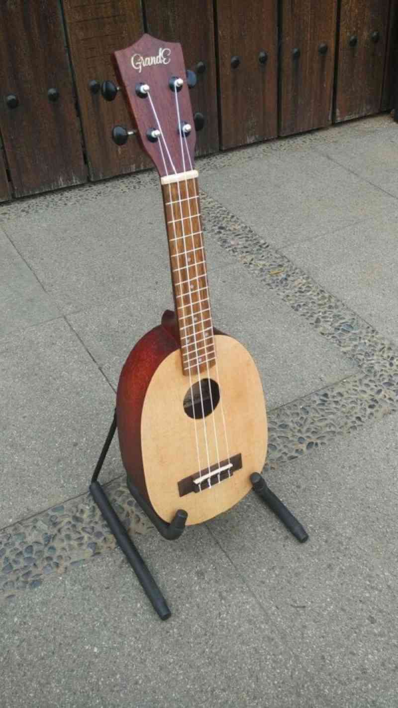 Jual ukulele okulele bentuk oval nanas hawai pineapple varian warna di ...