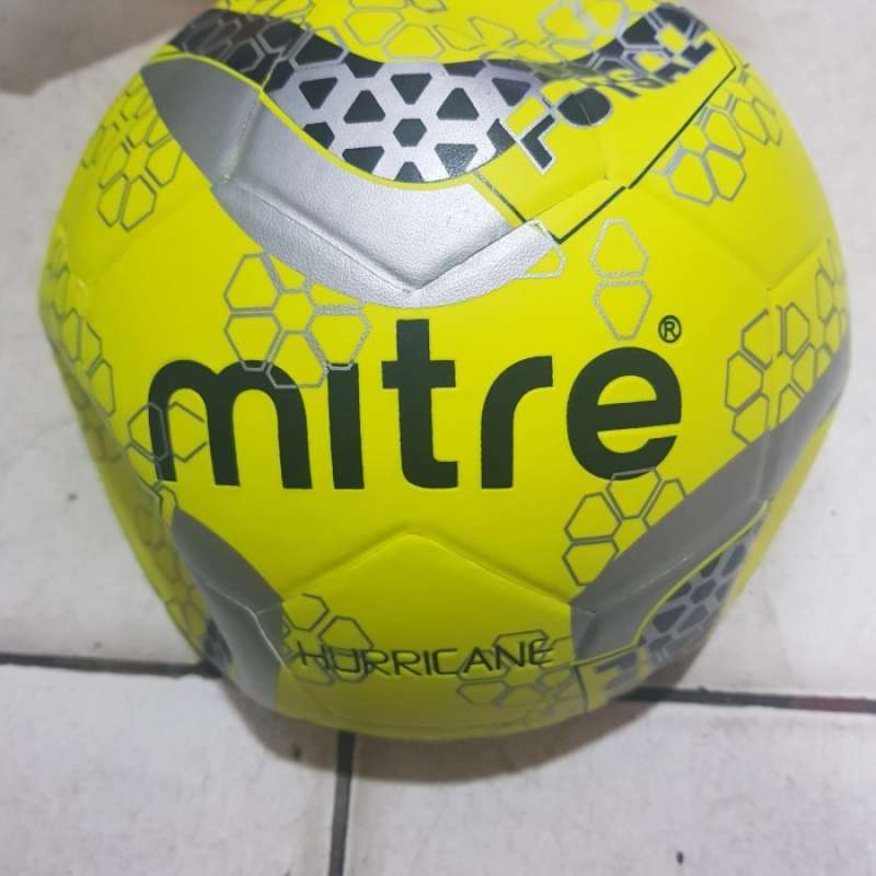 Jual Bola Futsal Mitre Original Huricane Dan Cosmic Tempel 100% Size 4 ...