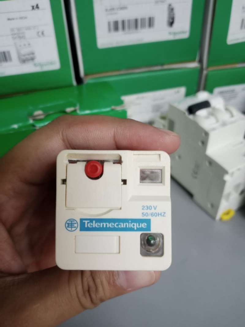 Jual Schneider Telemecanique Rumc3ab2p7 / Rumc32p7 Plug In Relay 220vac ...