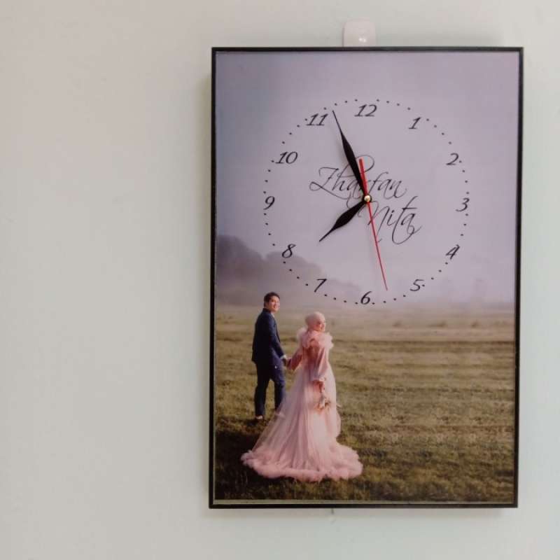 Jual Jual Jam Dinding Besar Custom Foto Lengkap Nama - Jam Custom ...