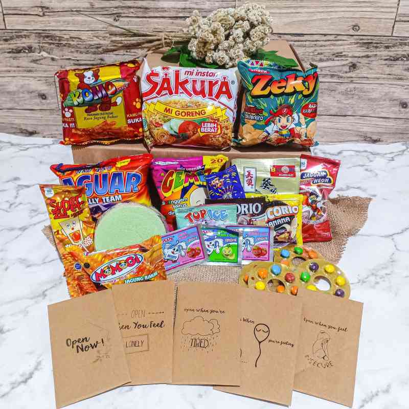 Jual Box of Happiness Medium Size/Snack box/Gift Box/Jajanan jadul di ...
