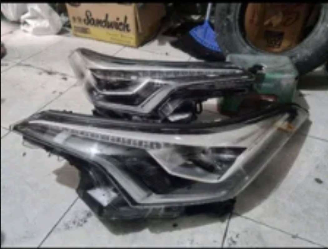 Jual Headlamp Toyota Chr Hybrid Di Seller Riky_benz Motor - Sunter Jaya ...
