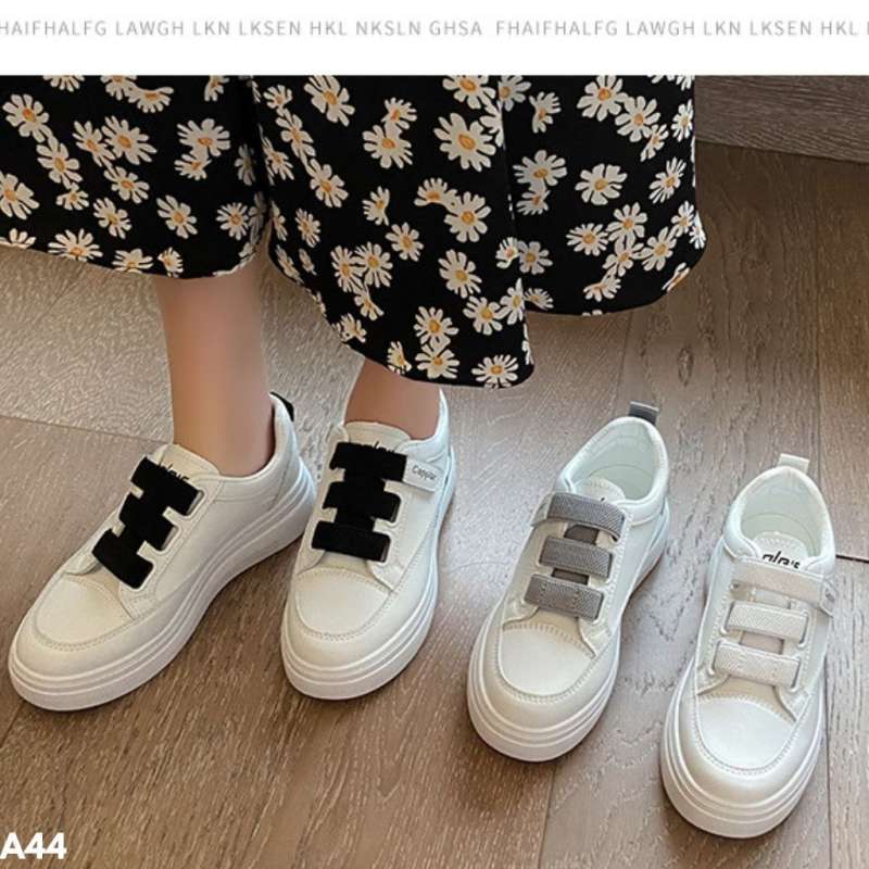 Jual Sepatu Sneakers Wanita Putih Polos Velcro Kulit Gaya Korea Model ...