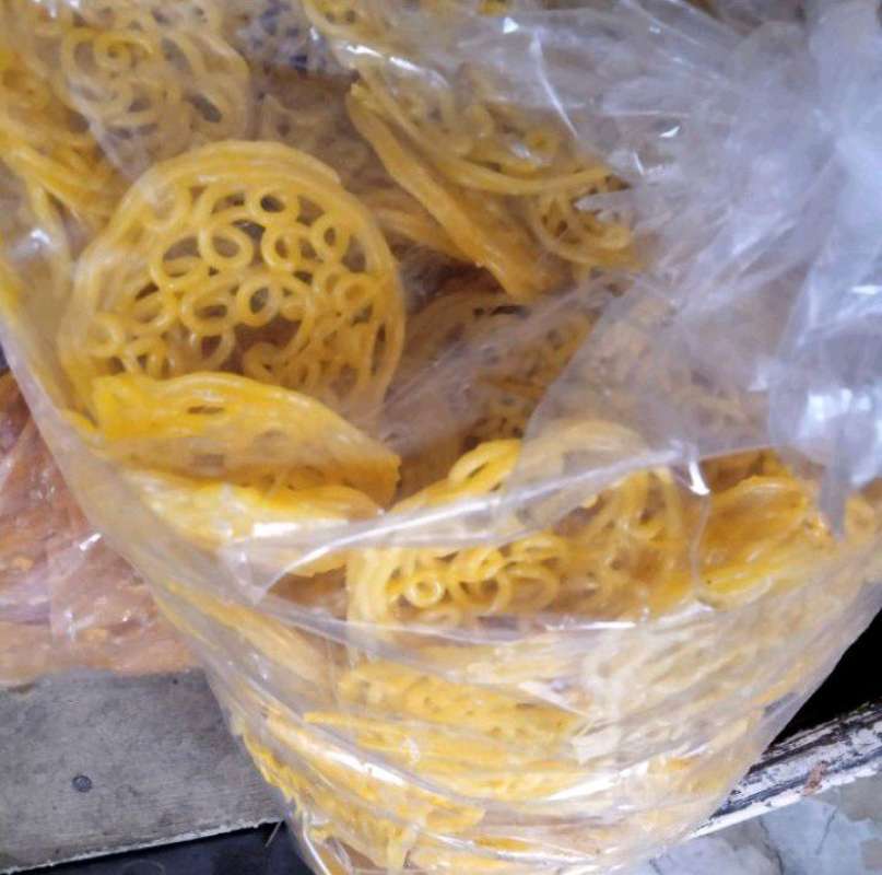 Jual Kerupuk Mie Kuning Kecil 250 Gram Di Seller Waronk Kawanua