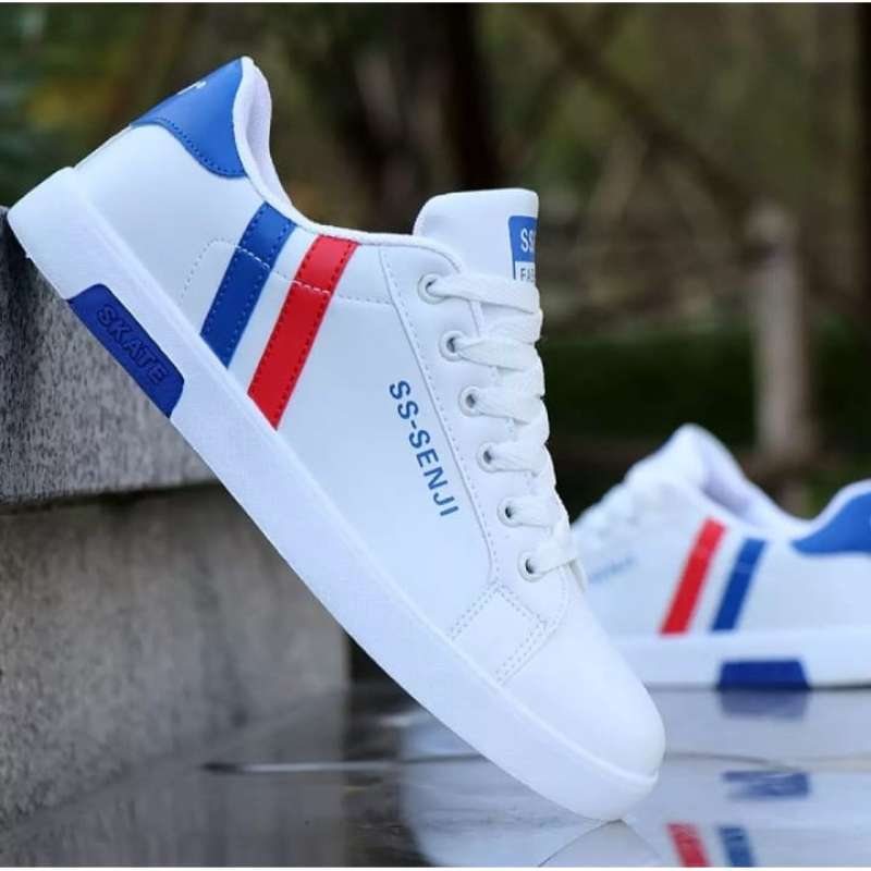 Jual Sepatu Sneakers Pria ori Import Korea Kekinian Terbaru Murah Warna Putih di Seller ...