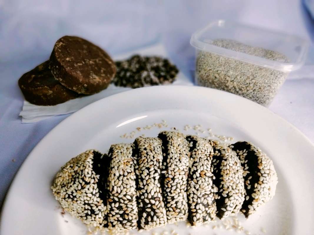 Jual LADU KETAN HITAM WIJEN KHAS TASIKMALAYA CEU ISUM JAJANAN TRADISIONAL DODOL LEGIT MANIS DAN ...