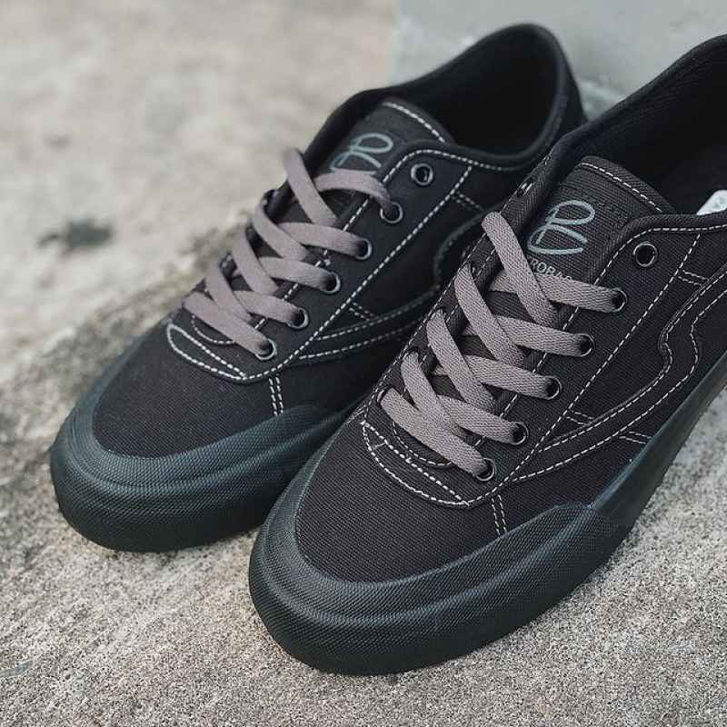 Promo Sepatu Patrobas Equip Low All Black Diskon 7% Di Seller ...