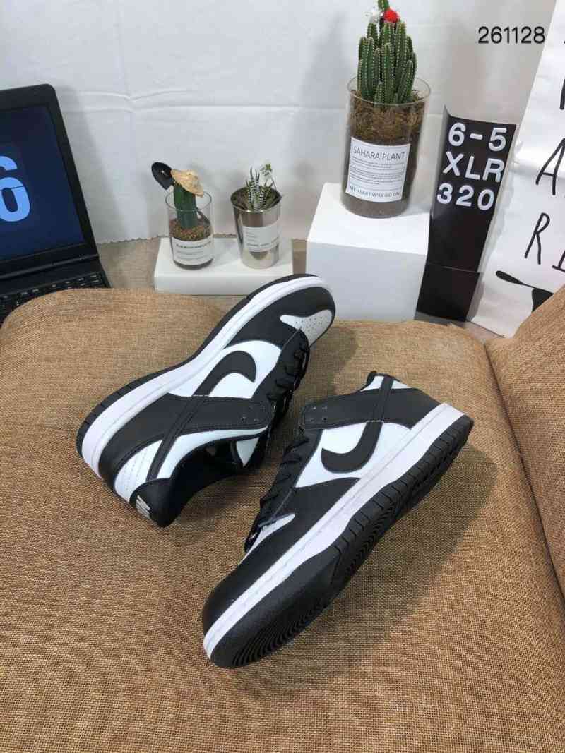 Jual Original The NIKE SB DUNK Low white black black white panda Oreo ...