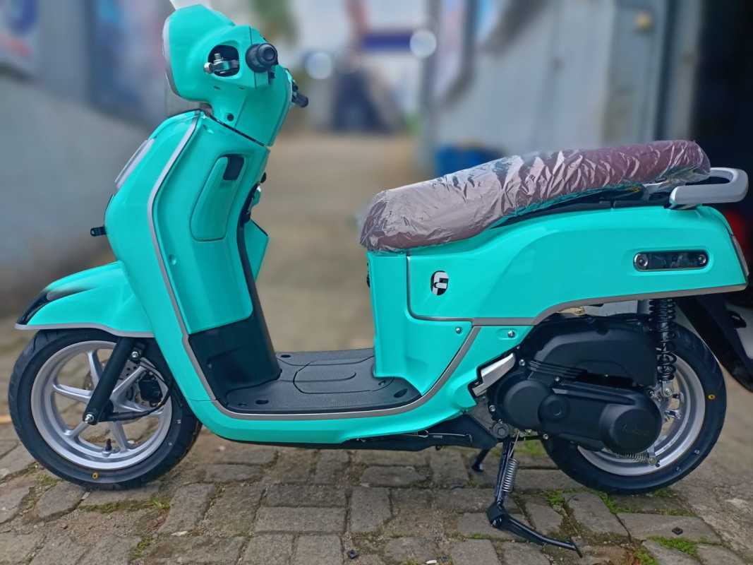 Jual Yamaha Fazzio Hybrid Connected - Neo Version Custom [vin 2022/ Otr ...