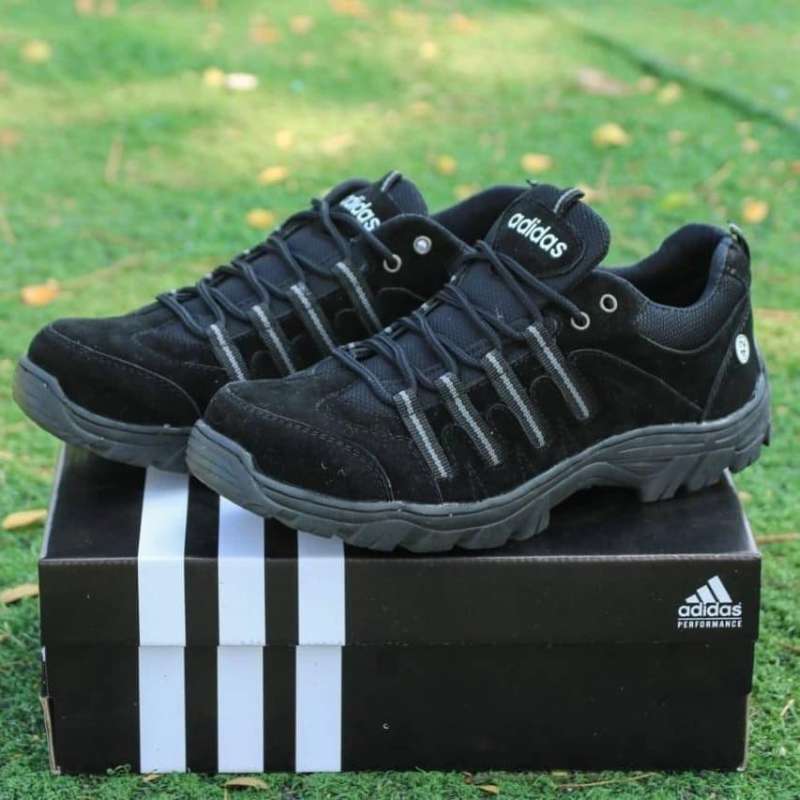 Jual Sepatu Adidas Gorotex Tactical Safety Shoes Suede Cream Gurun ...