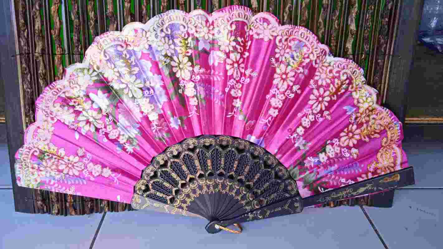 Promo Kerajinan Kipas Plastik Bunga Bali 45cm Souvenir Kado Hadiah ...