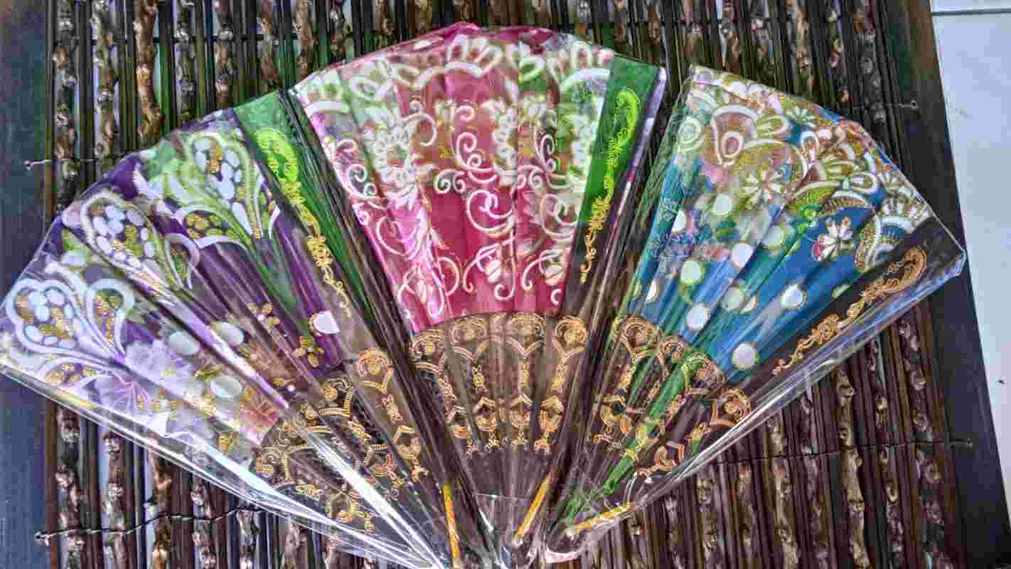 Promo Kerajinan Kipas Plastik Bunga Bali 45cm Souvenir Kado Hadiah ...