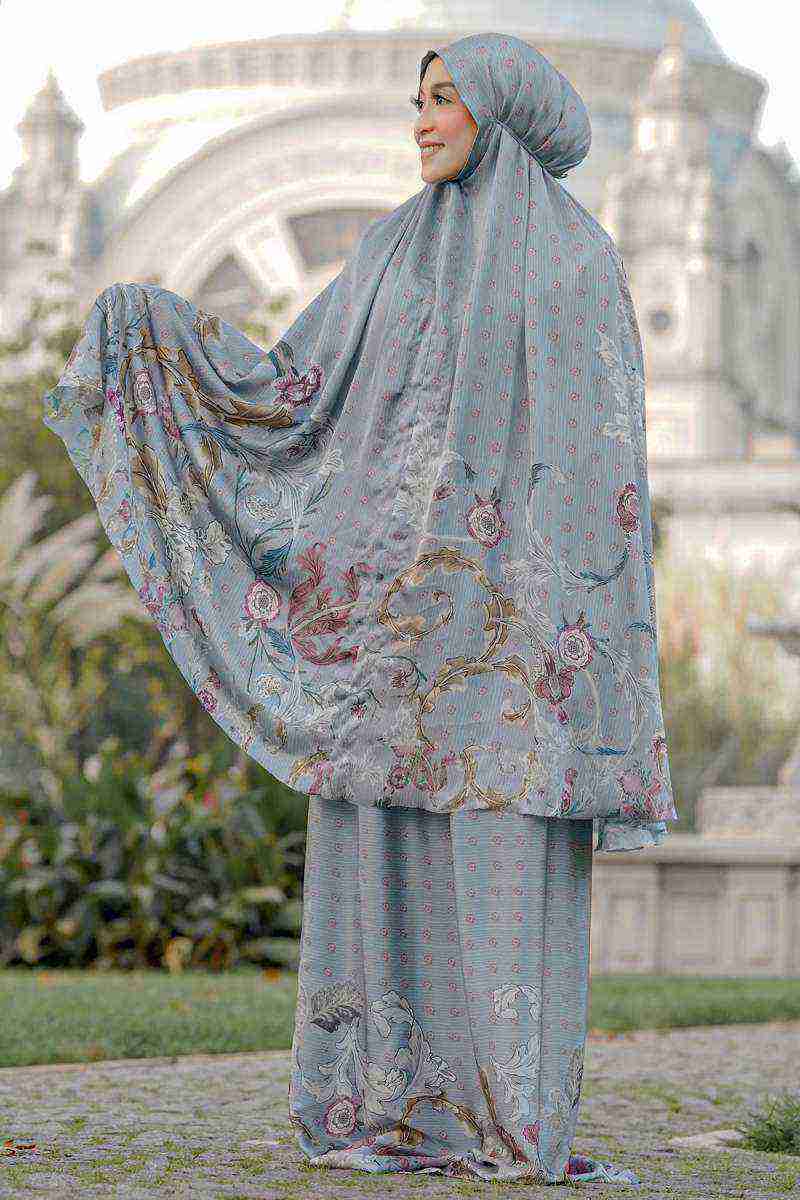 Jual Buttonscarves The Royale Easy Care Prayer Robe - Blue Jean (Mukena ...