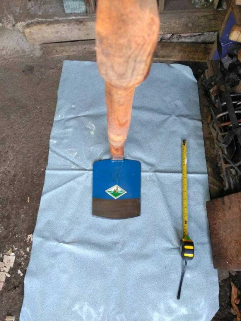 Jual cangkul pacul lokal cap ayam jago+gagang kayu biasa di Seller ...