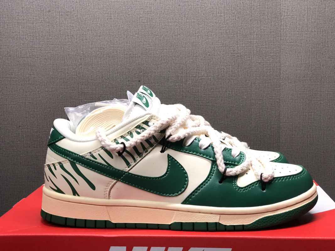 Jual Nike Sb Dunk Low Pro Retro Rendah Sepatu Olahraga Skateboard - 37 ...