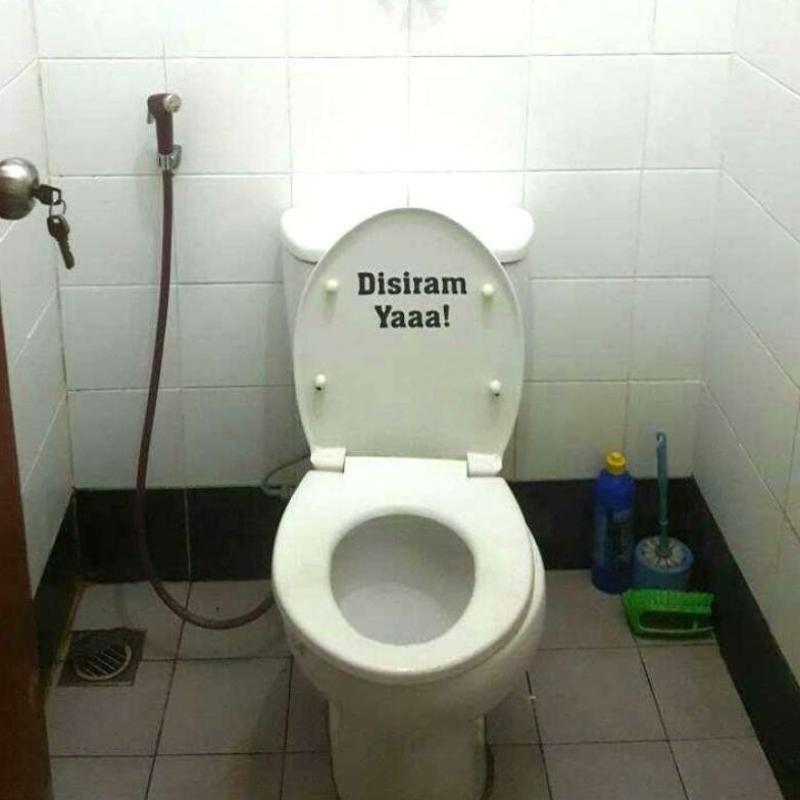 Jual Stiker Disiram Yaa Toilet Closet Duduk Peringatan Sticker Anti Air ...