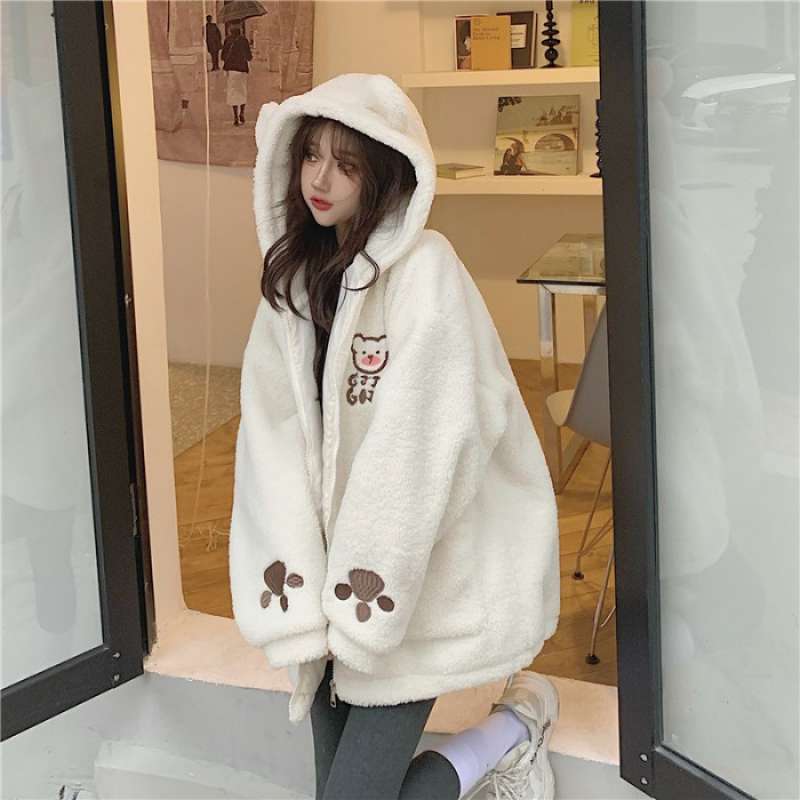 Jaket Blackpink Jisoo, Cocok Untuk OOTD Musim Hujan! - Blibli Friends