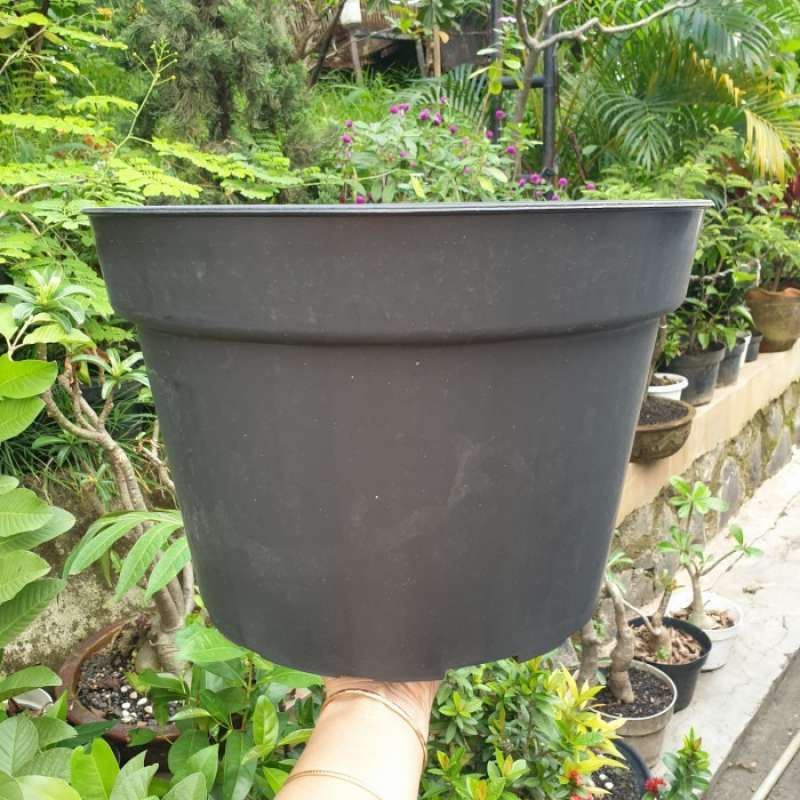 Jual POT BUNGA HITAM POLOS 40 pot basic biasa polos ukuran 40cm POT ...