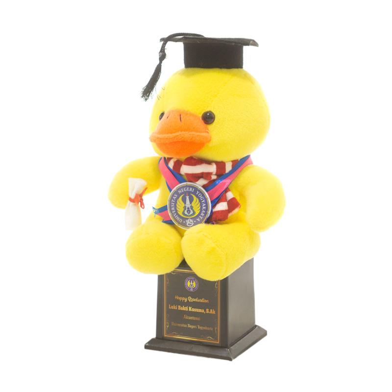 Promo Kado Wisudaku Bebek Syal Piala Boneka Wisuda Diskon 33% di Seller ...