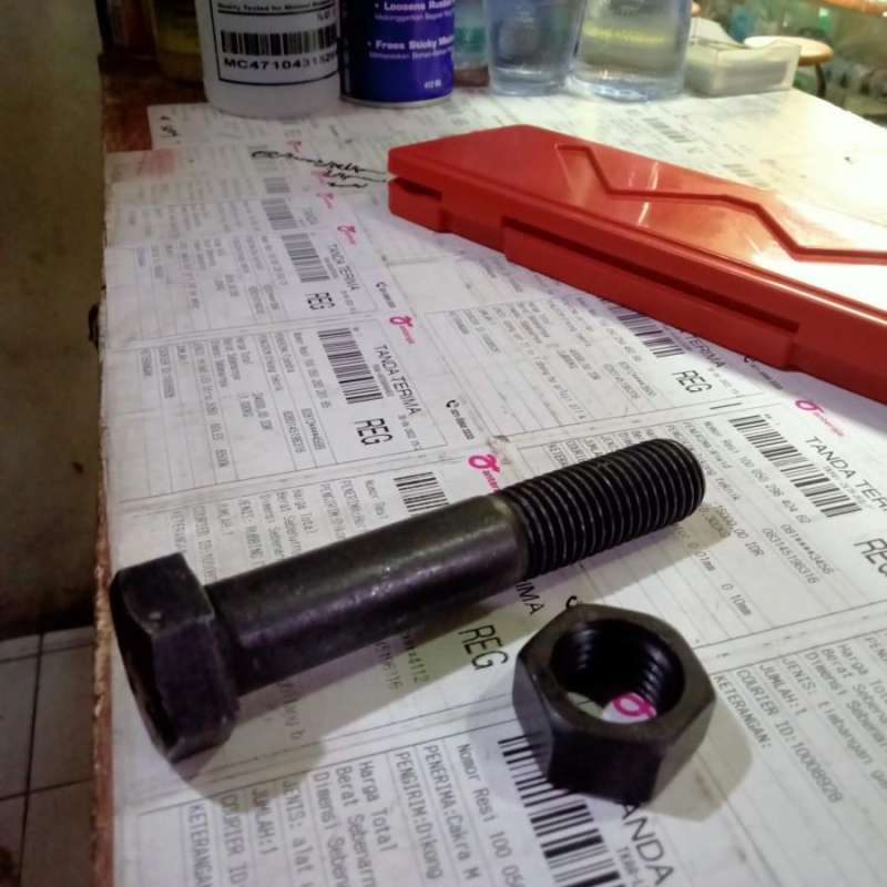 Jual Baut Mur Baja M20 X 130 Baja Hitam (Kunci 30Mm) di Seller Dikong ...