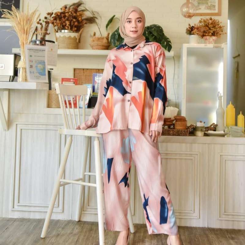 Eksplorasi Gaya dengan 15 Rekomendasi One Set, Tips Berbusana yang ...