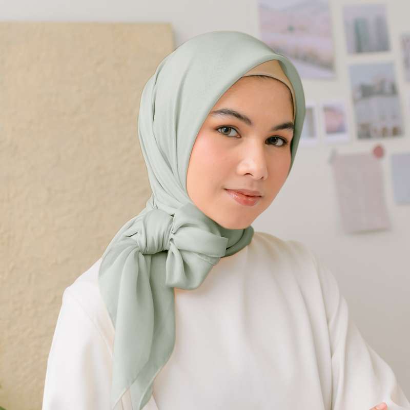 Jual Lozy Hijab - Voila Paris (Paris Ultrafine) Square Sage di Seller ...