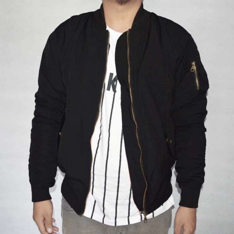 Jual JAKET BOMBER / JACKET HITAM / BLACK PARASUT TEBAL UNISEX ...